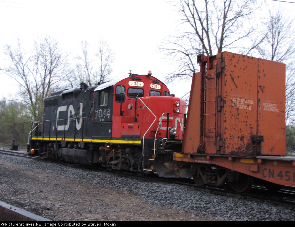 CN 7044